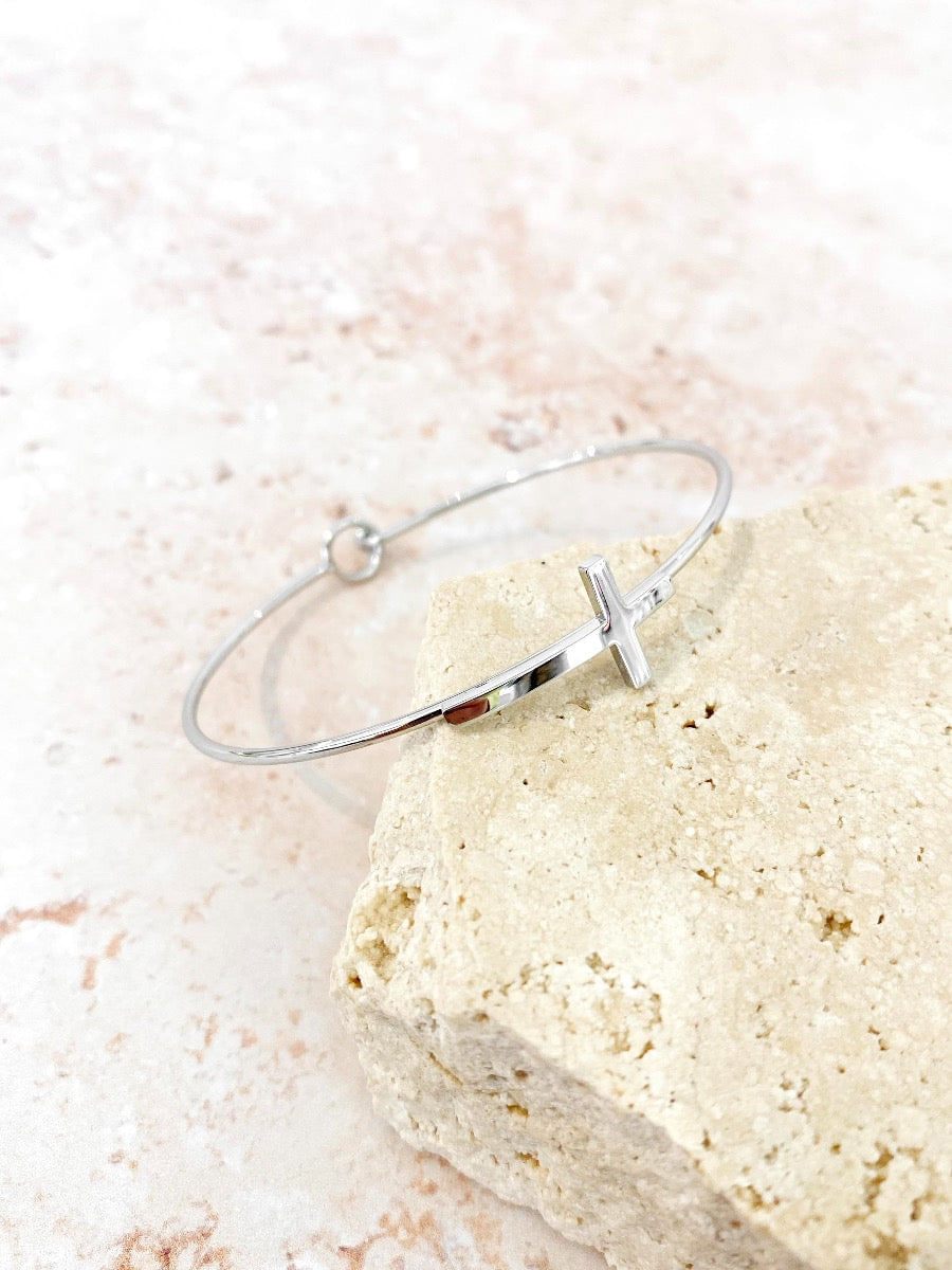 Minimal Cross Bangle - whola